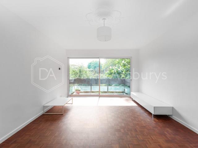 Apartment at Stanhope Gardens, Greater London