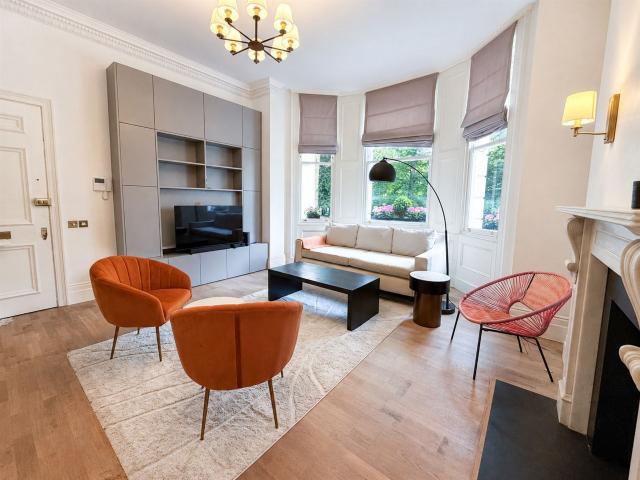 Apartment at Stanhope Gardens, Greater London