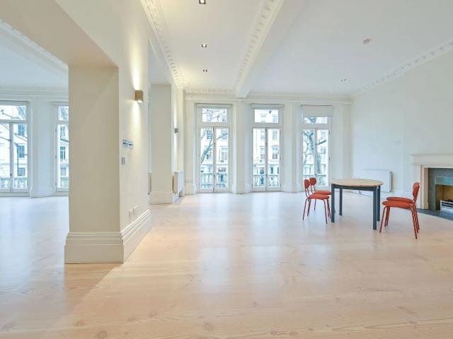 Apartment at Stanhope Mews East, Greater London