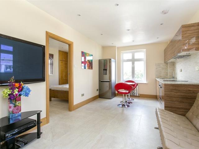 Apartment at Stanhope Terrace, City of Westminster