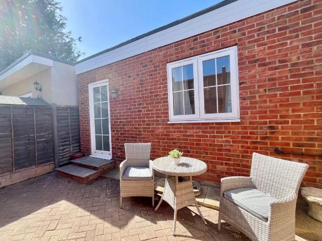 Apartment at Stanley Avenue, Greater London