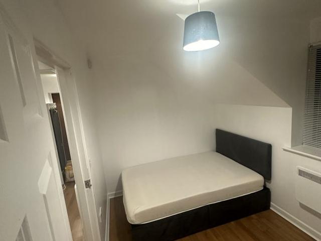 Room at Stansfield Street, Manchester