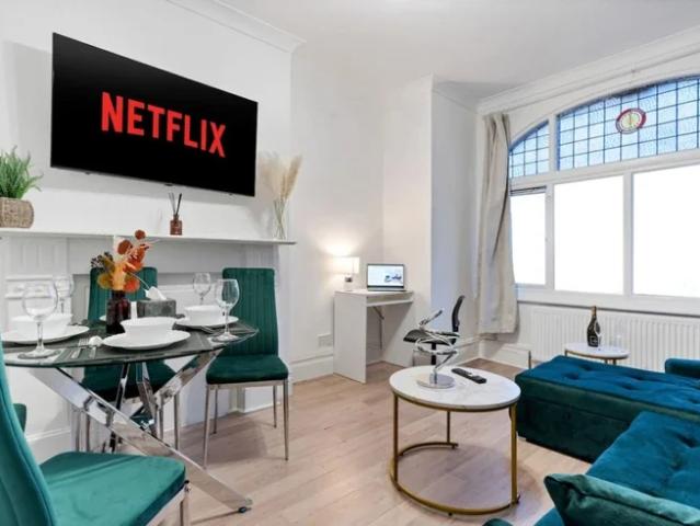 Apartment at Stanthorpe Road, Greater London