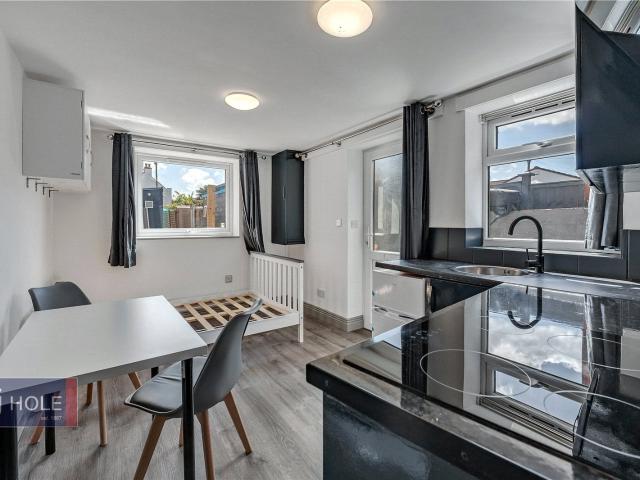 Apartment at Staple Hill Road, Bristol
