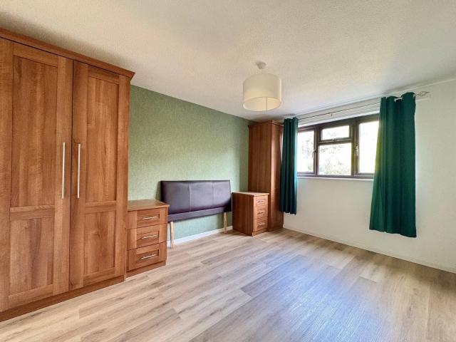 Apartment at Stapleford Close, Greater London