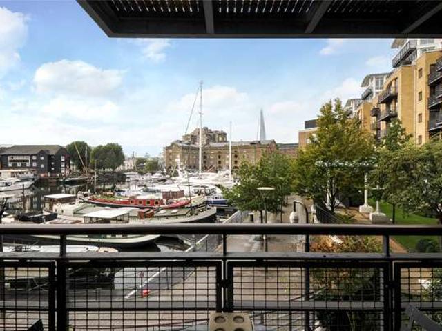 Apartment at Star Place, Greater London