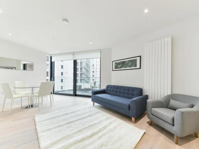 Apartment at Starboard Way, Greater London