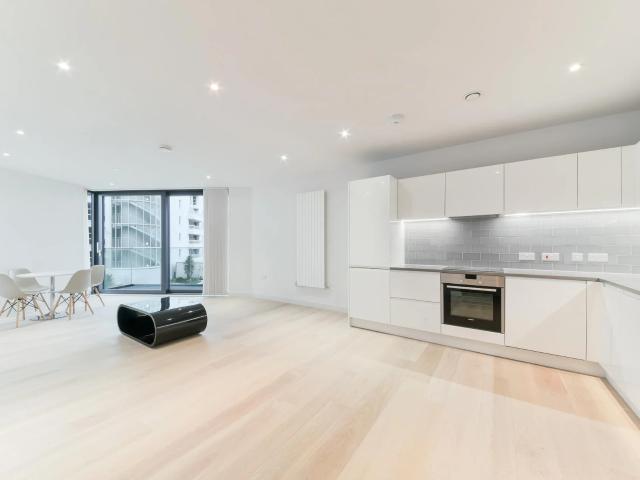 Apartment at Starboard Way, Greater London