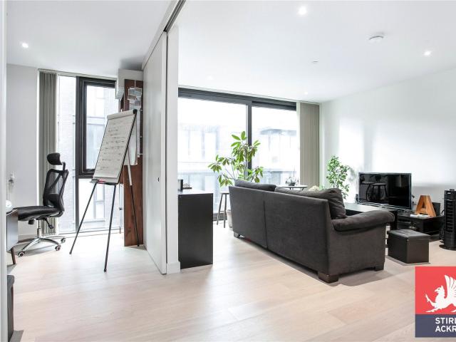 Apartment at Starboard Way, Greater London