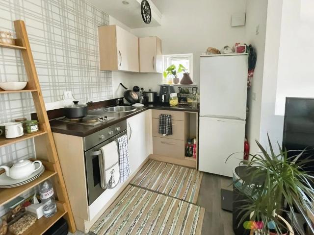 Apartment at Stark Way, Lincoln