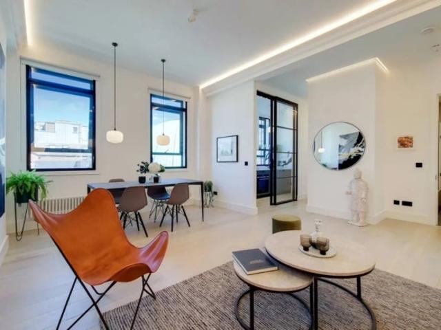 Apartment at Station Approach, Marylebone Road, City of Westminster