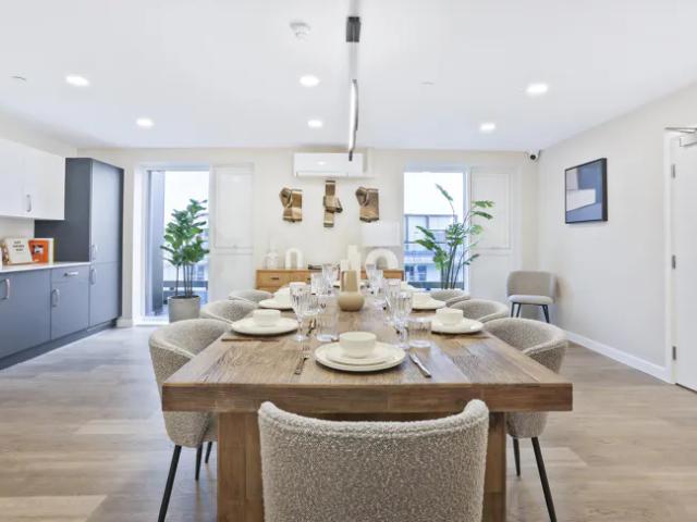Apartment at Station Avenue, Walton on Thames