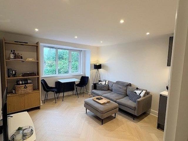 Apartment at Station Parade, Greater London