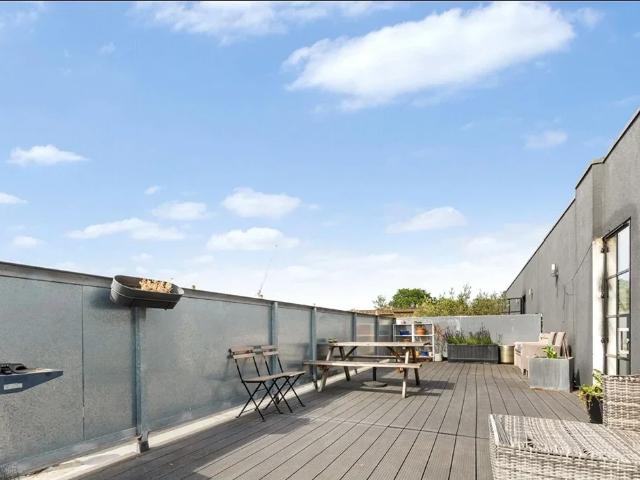 Apartment at Station Rise, Greater London