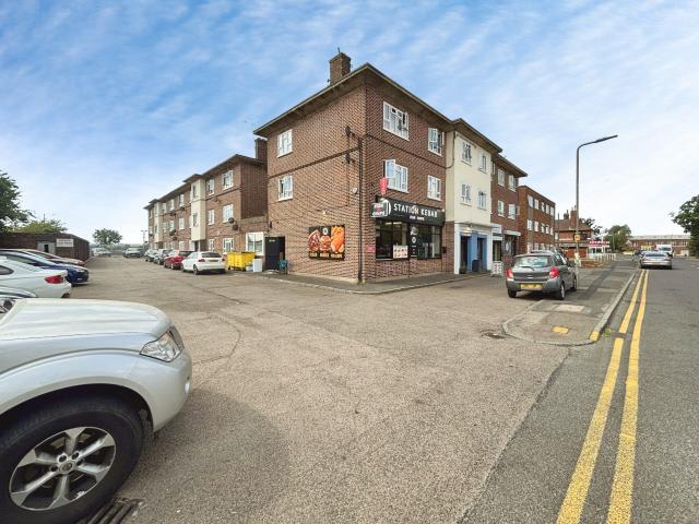 Apartment at Station Road, Brentwood