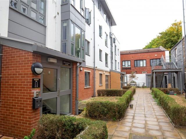 Apartment at Station Road, Bristol