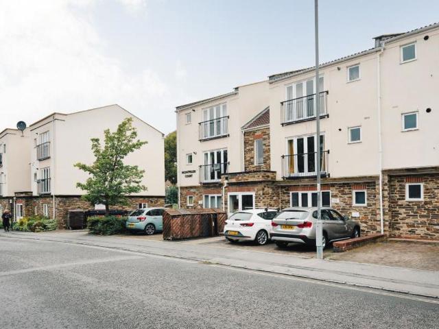 Apartment at Station Road, Bristol