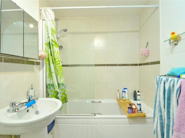 Apartment at Station Road, Bristol