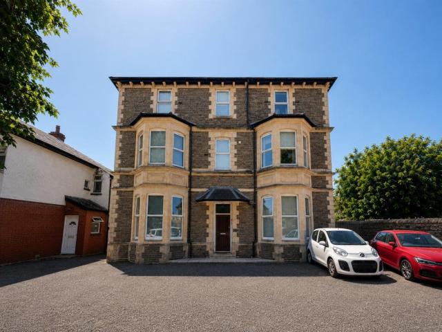 Apartment at Station Road, Cardiff