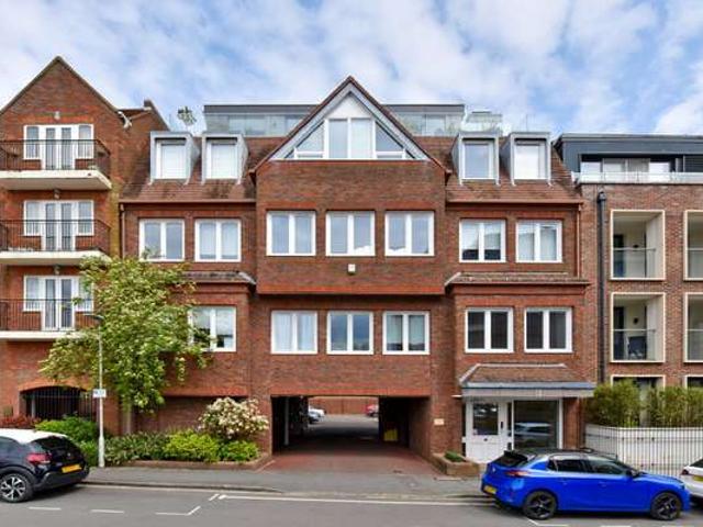 Apartment at Station Road, Gerrards Cross
