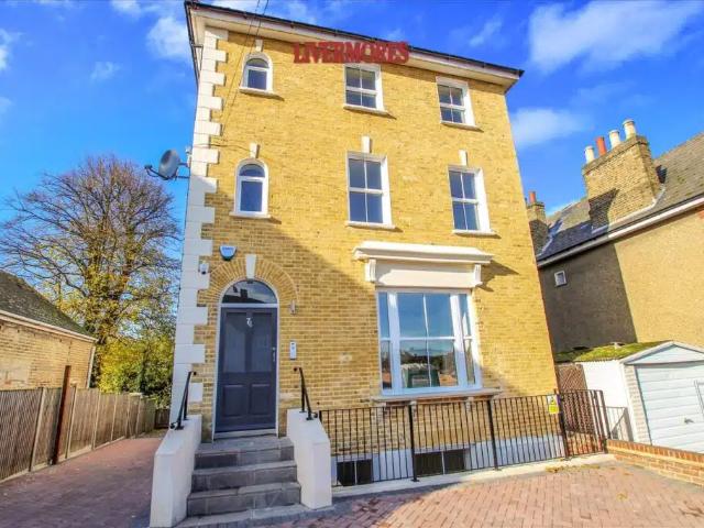 Apartment at Station Road, Greater London