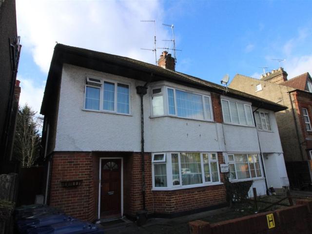 Apartment at Station Road, Greater London