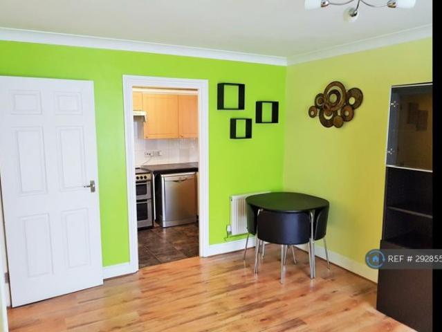 Apartment at Station Road, Greater London