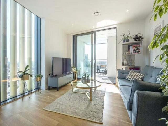 Apartment at Station Road, Greater London