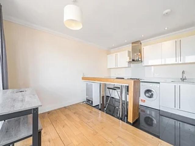 Apartment at Station Road, Greater London