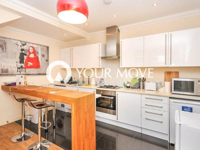 Apartment at Station Road, Greater London