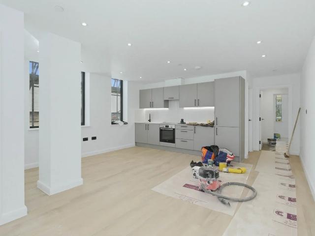 Apartment at Station Road, Greater London