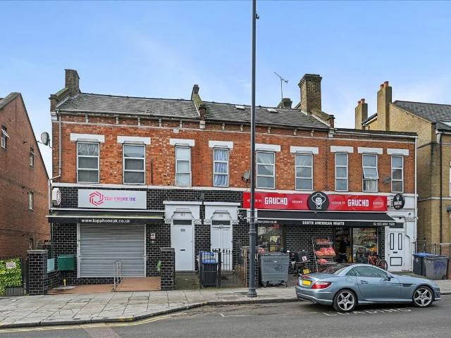Apartment at Station Road, Greater London