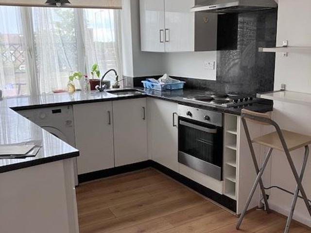 Apartment at Station Road, Greater London
