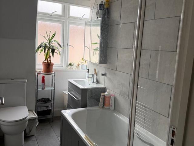 Apartment at Station Road, Greater London