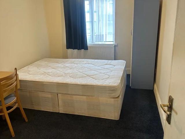 Apartment at Station Road, Greater London