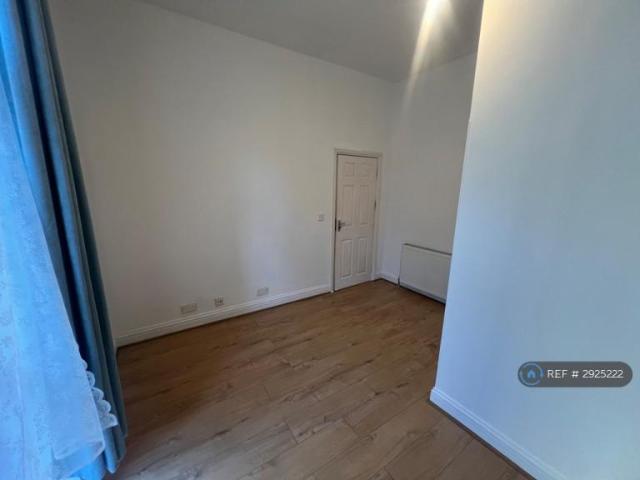 Apartment at Station Road, Greater London