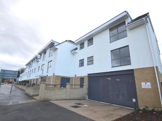 Apartment at Station Road, Greater London