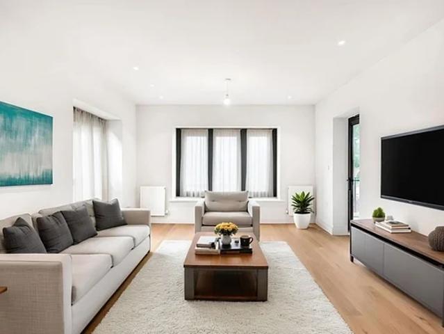 Apartment at Station Road, Greater London