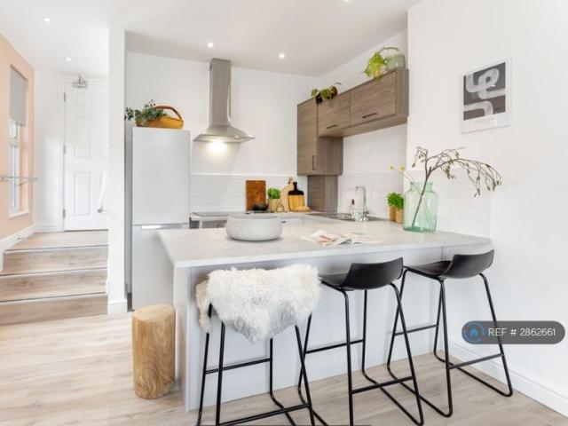 Apartment at Station Road, Salford