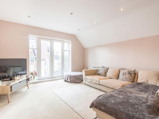 Apartment at Station Road West, Oxted