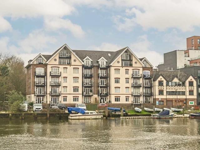 Apartment at Steadfast Road, Greater London
