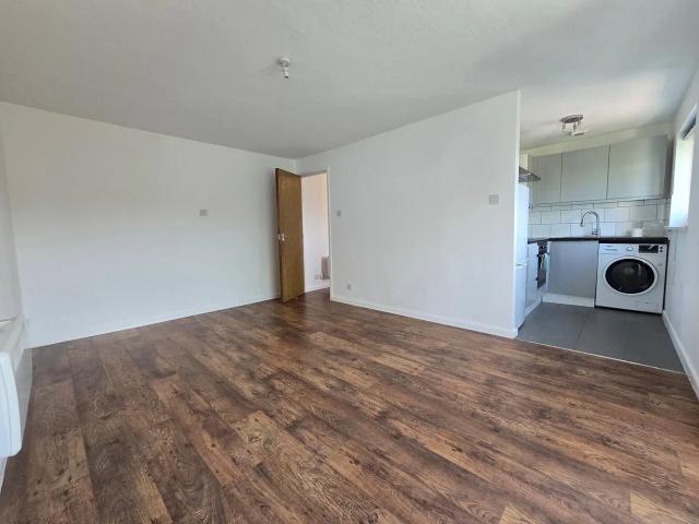 Apartment at Sterling Gardens, Greater London
