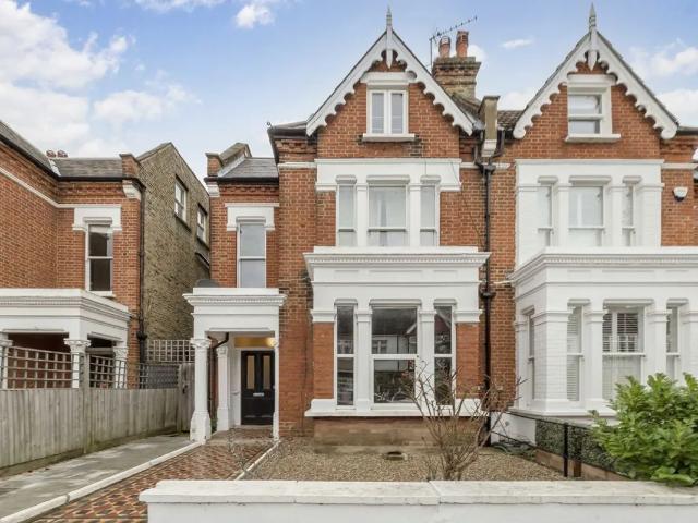 Apartment at Stile Hall Gardens, Greater London