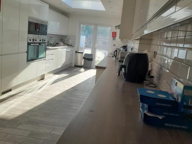 Room at Stirling Road, Greater London