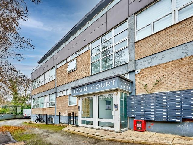 Apartment at Stirling Way, Hertsmere