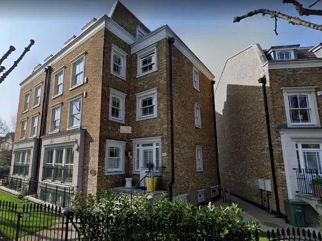 Apartment at Stockwell Park Road, Greater London