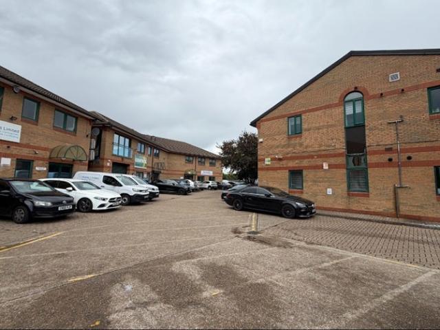 Apartment at Stockingswater Lane, Greater London
