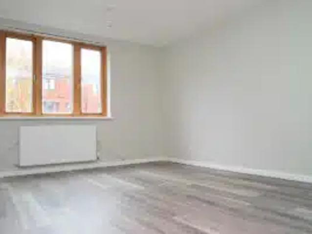 Apartment at Stoneycroft Close, Greater London