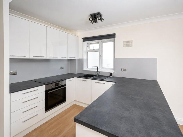Apartment at Stonecot Hill, Greater London