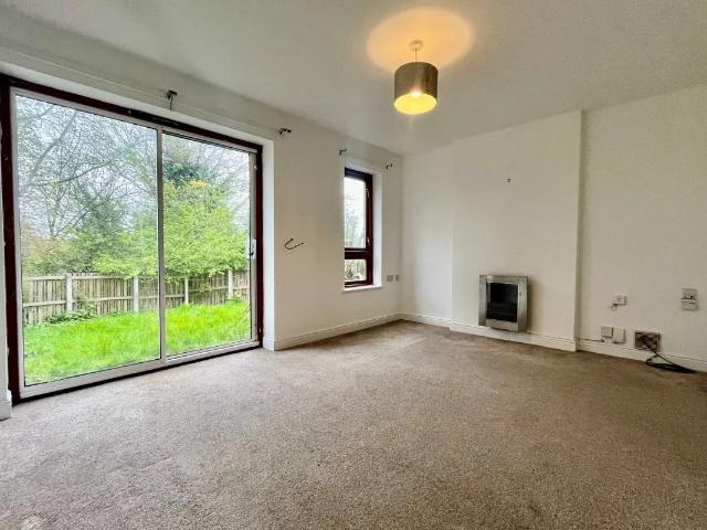 Apartment at Stonecliffe Drive, Leeds